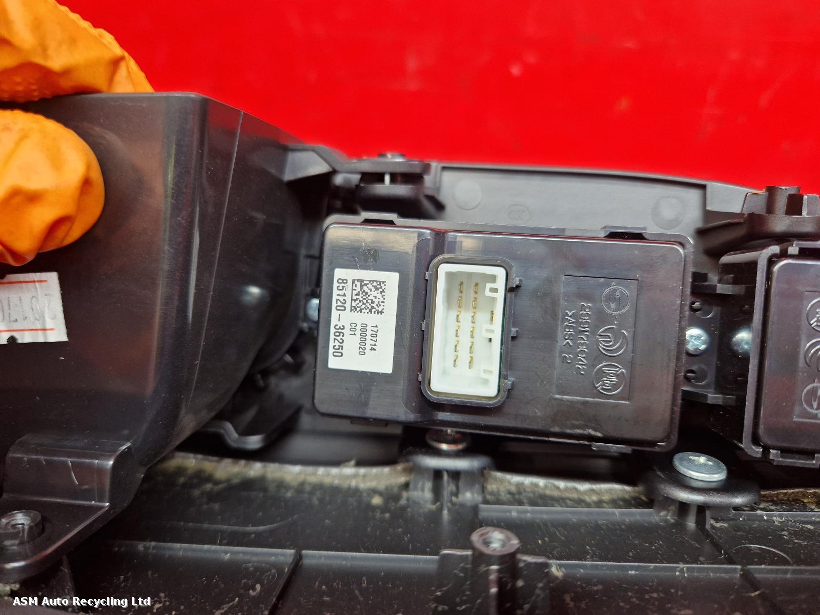 Elect. Window Switch - Ssangyong Rexton 2018 Estate - ASM Auto Recycling